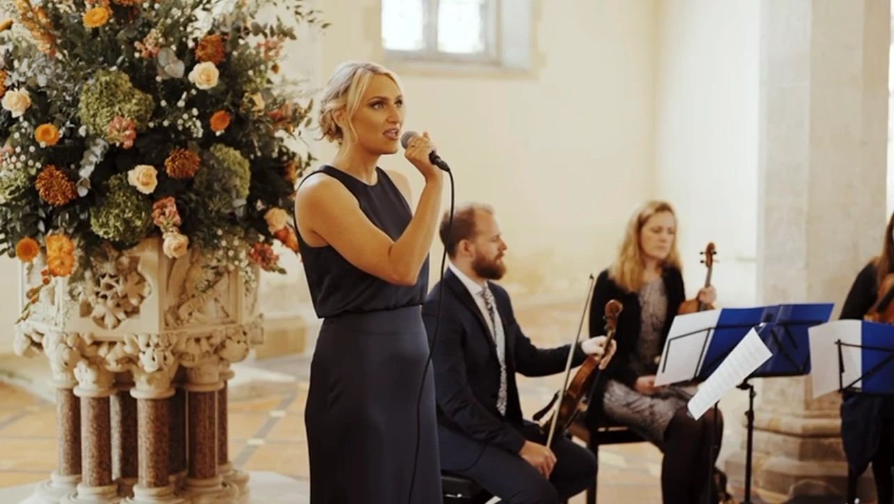 Wedding Singer Services for Your Special Day
