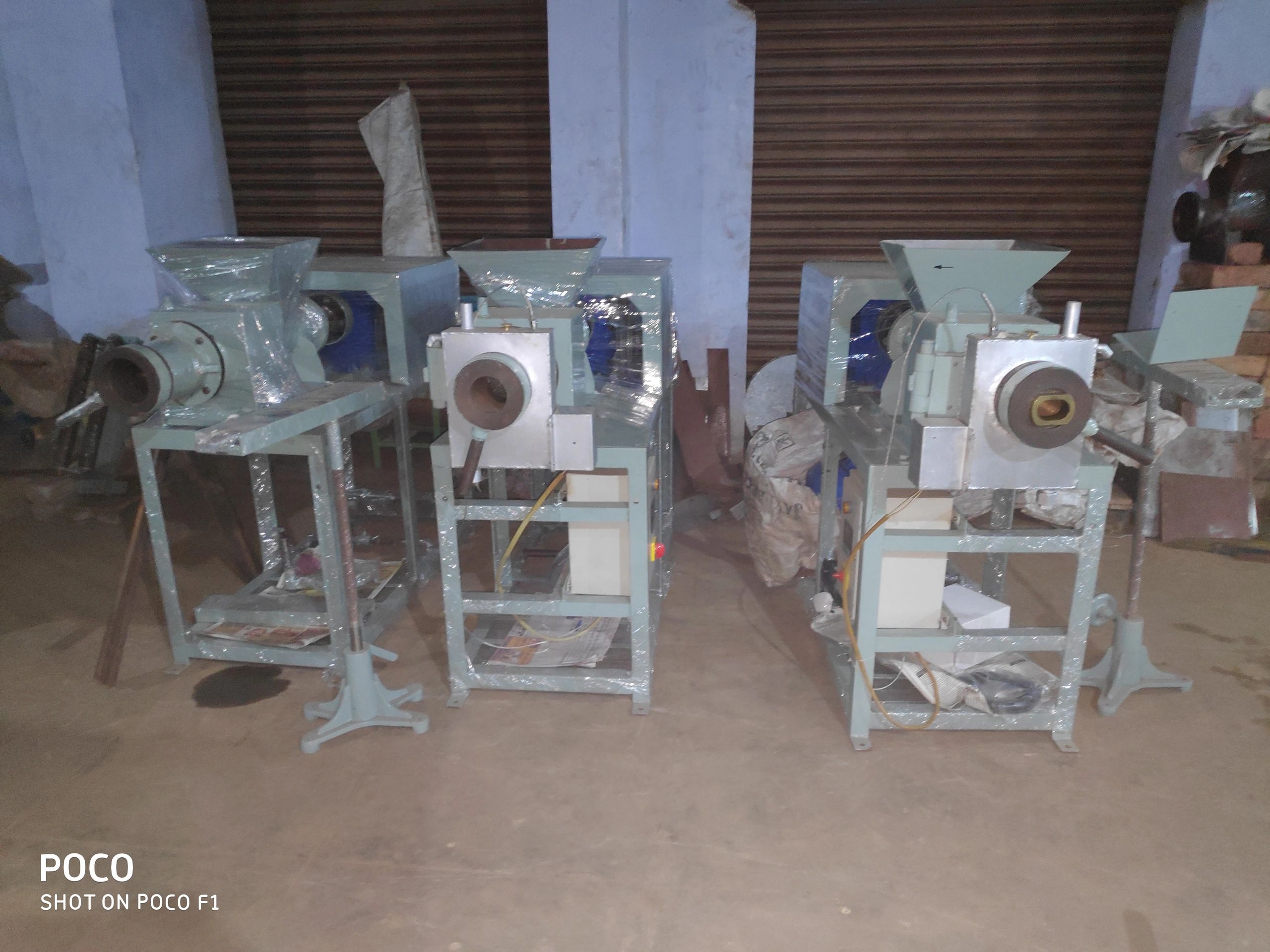 How a toilet soap plodder machine works