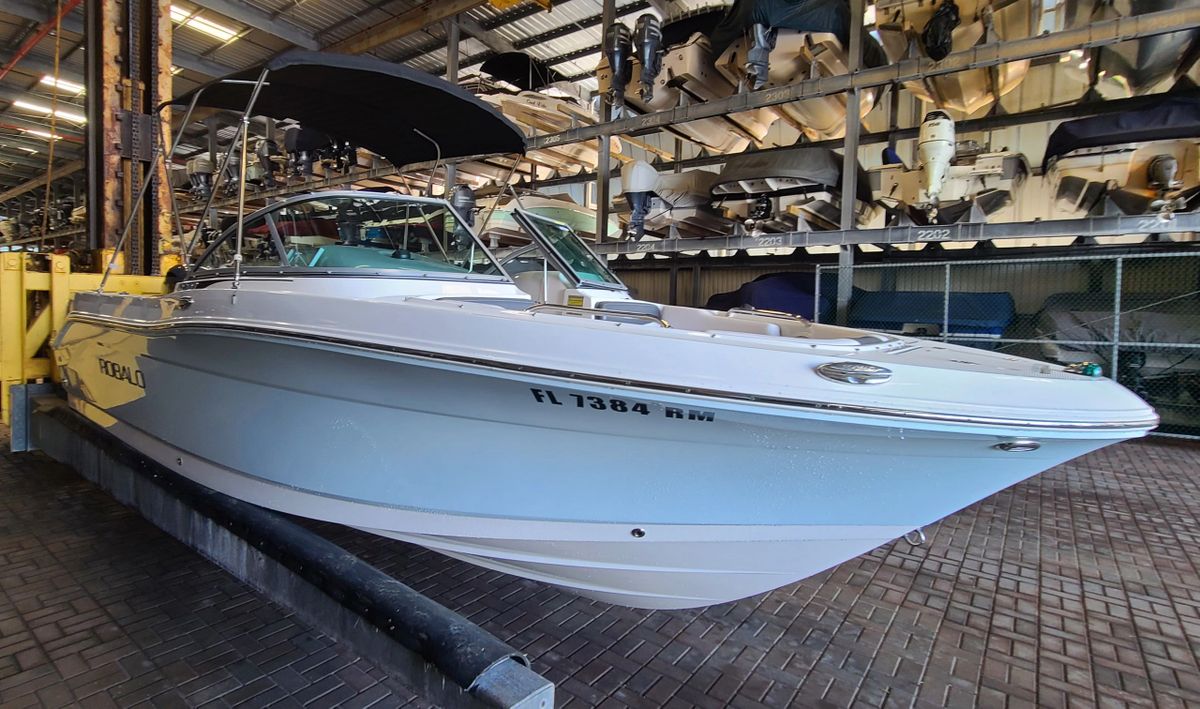 2018 Robalo R207 Dual Console w/ Yamaha Four Stroke 150HP Motor