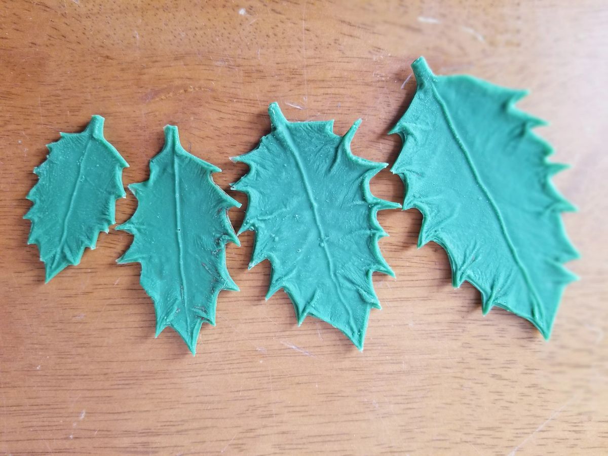LP130 Holly Rubber Leaf Forms (Set of 4)