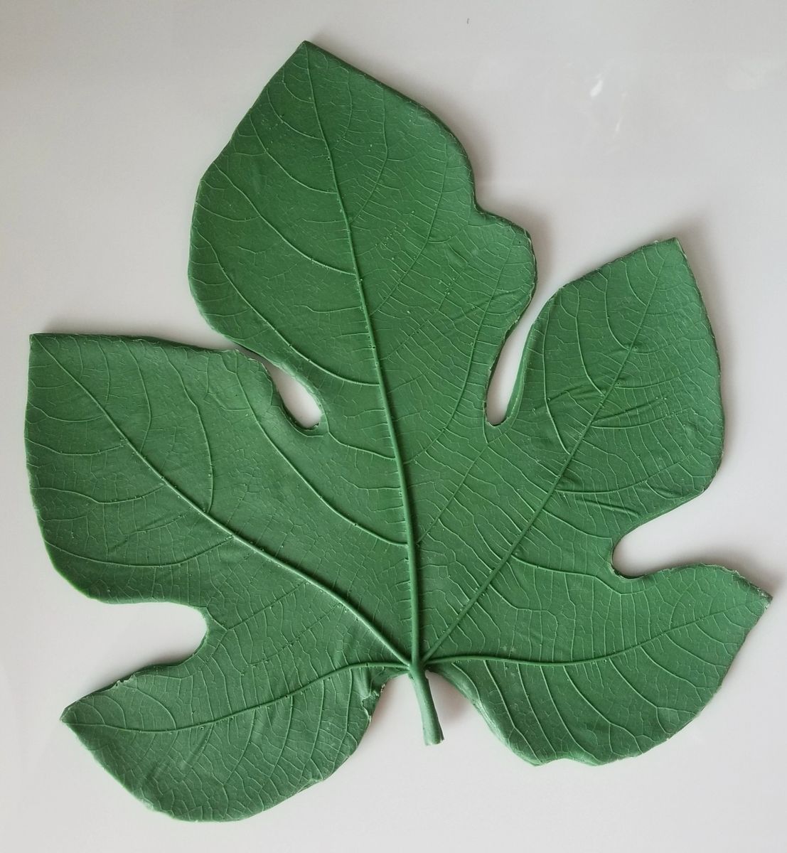 LP146 Large Fig Rubber Leaf Form