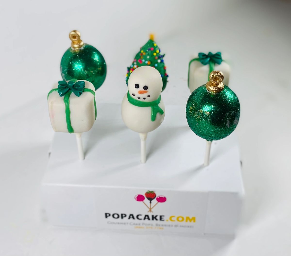 Emerald Holiday Joy Delights: Christmas Cake Pop Set