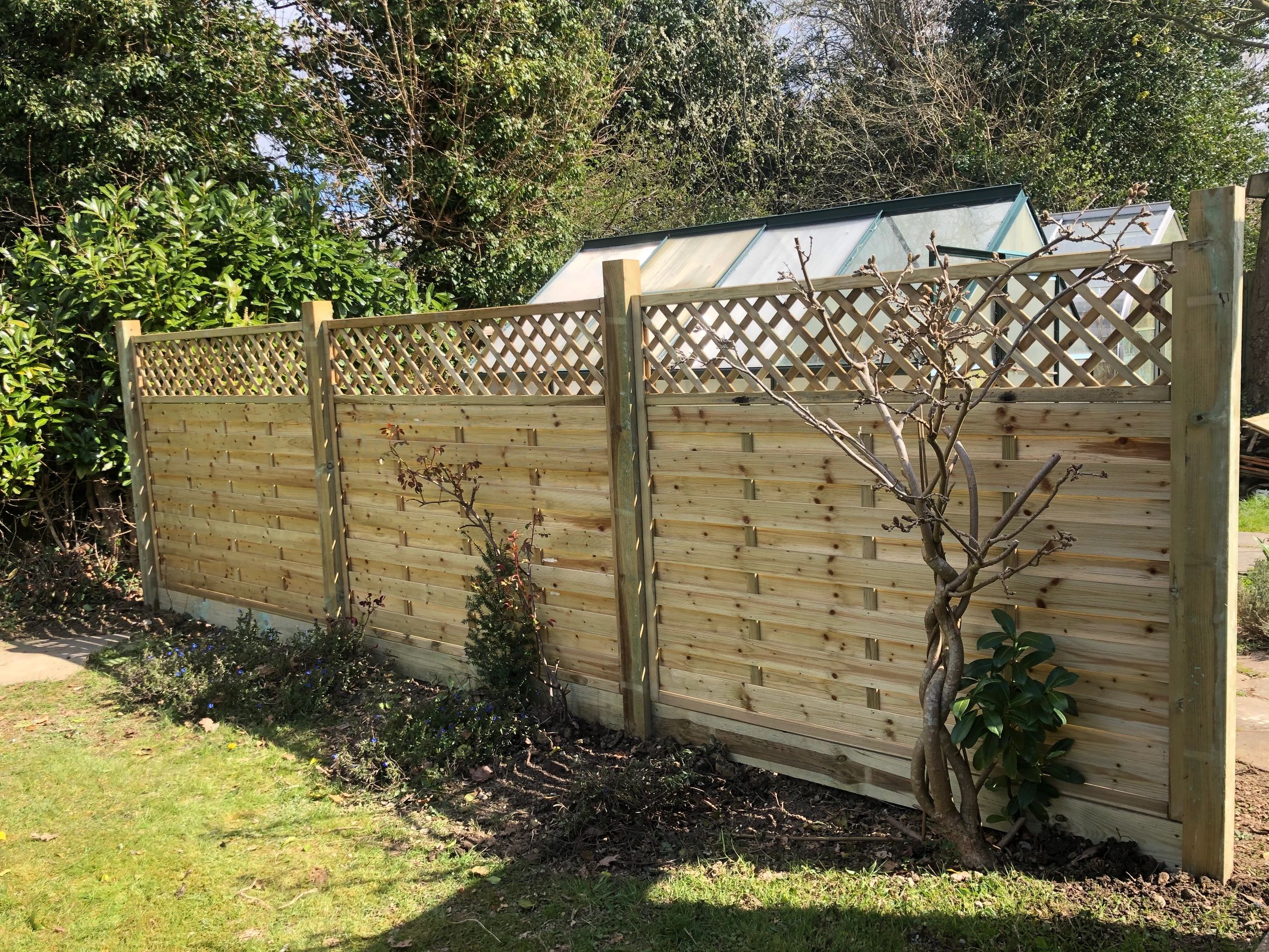 KDM Horizontal Lattice Top Fencing