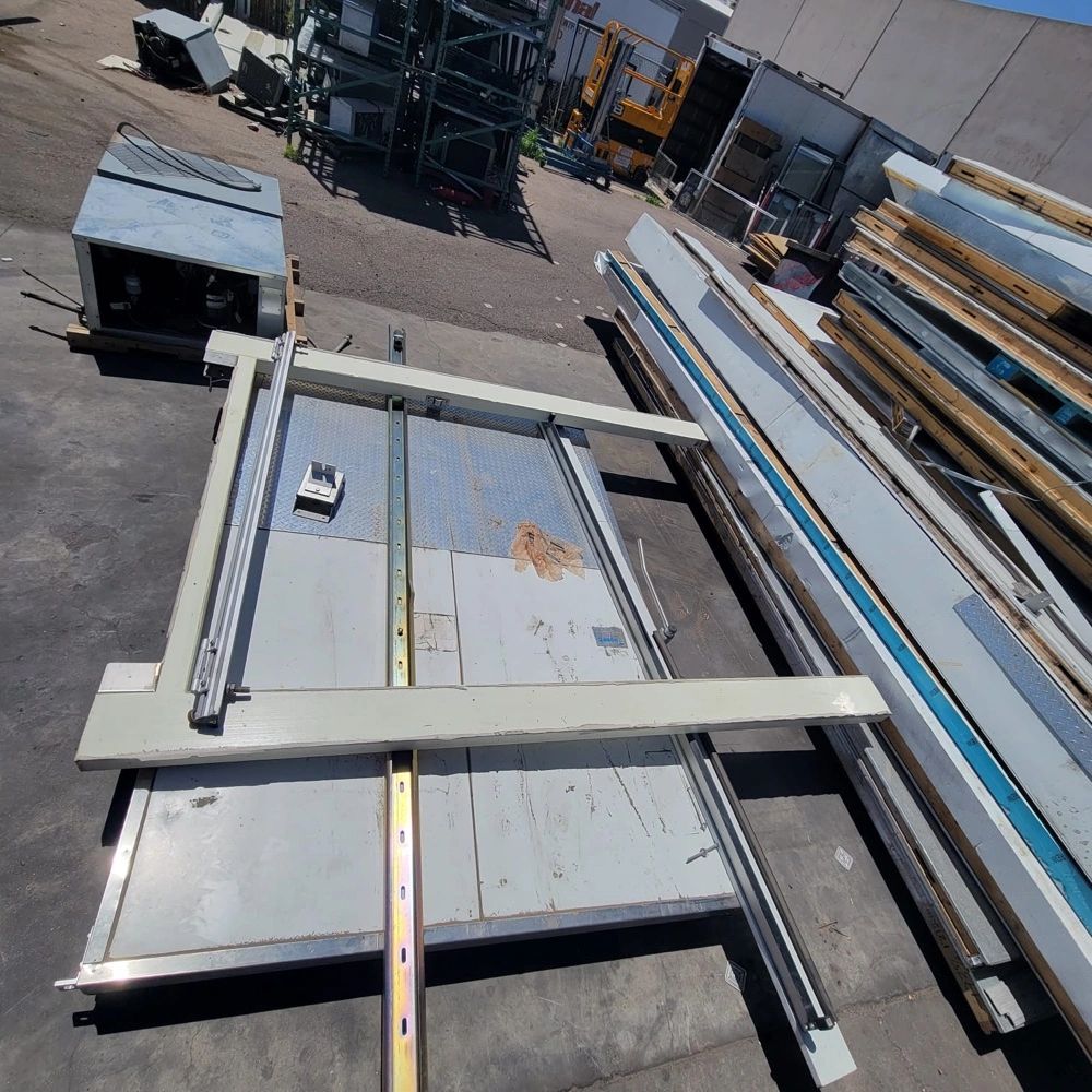 Walk-In Sliding Pallet Door