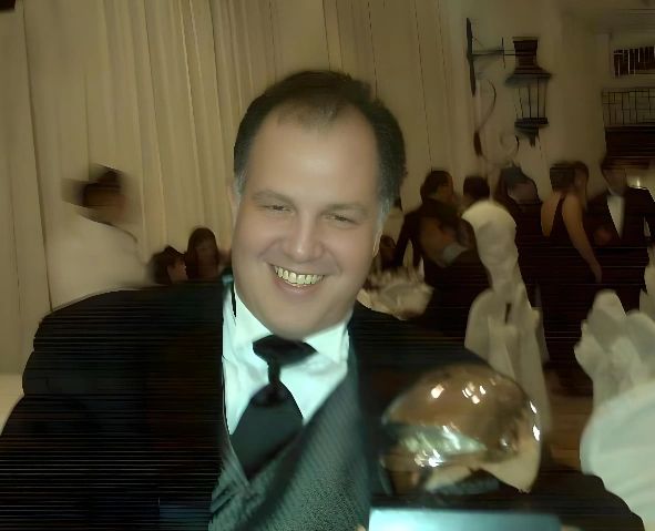 algo sobre Angel Escobedo