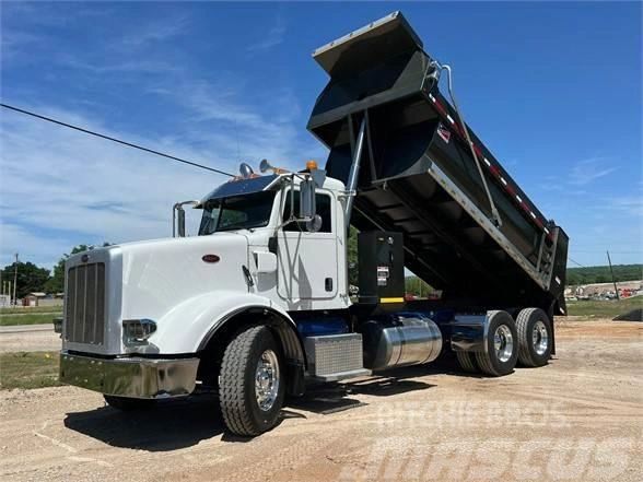 Swapping Out Your Peterbilt 365 Windshield: The Auto Glass Guys