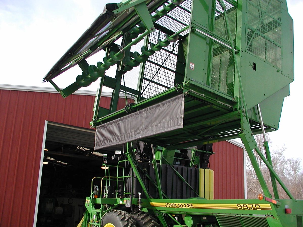 John Deere Cotton Picker (9970) 4 row- Basket Flaps
