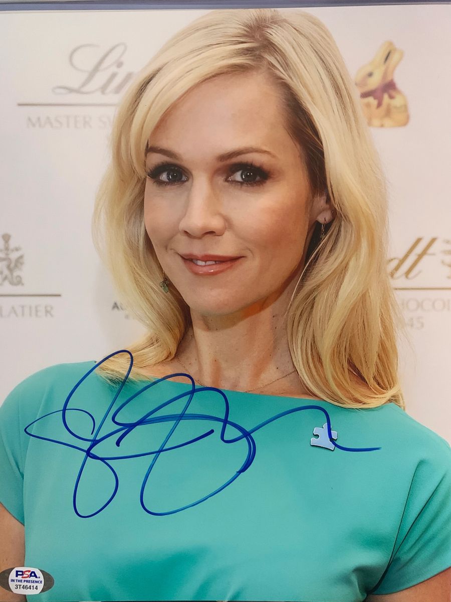 Jennie Garth Autograph 8x10: Pose 4
