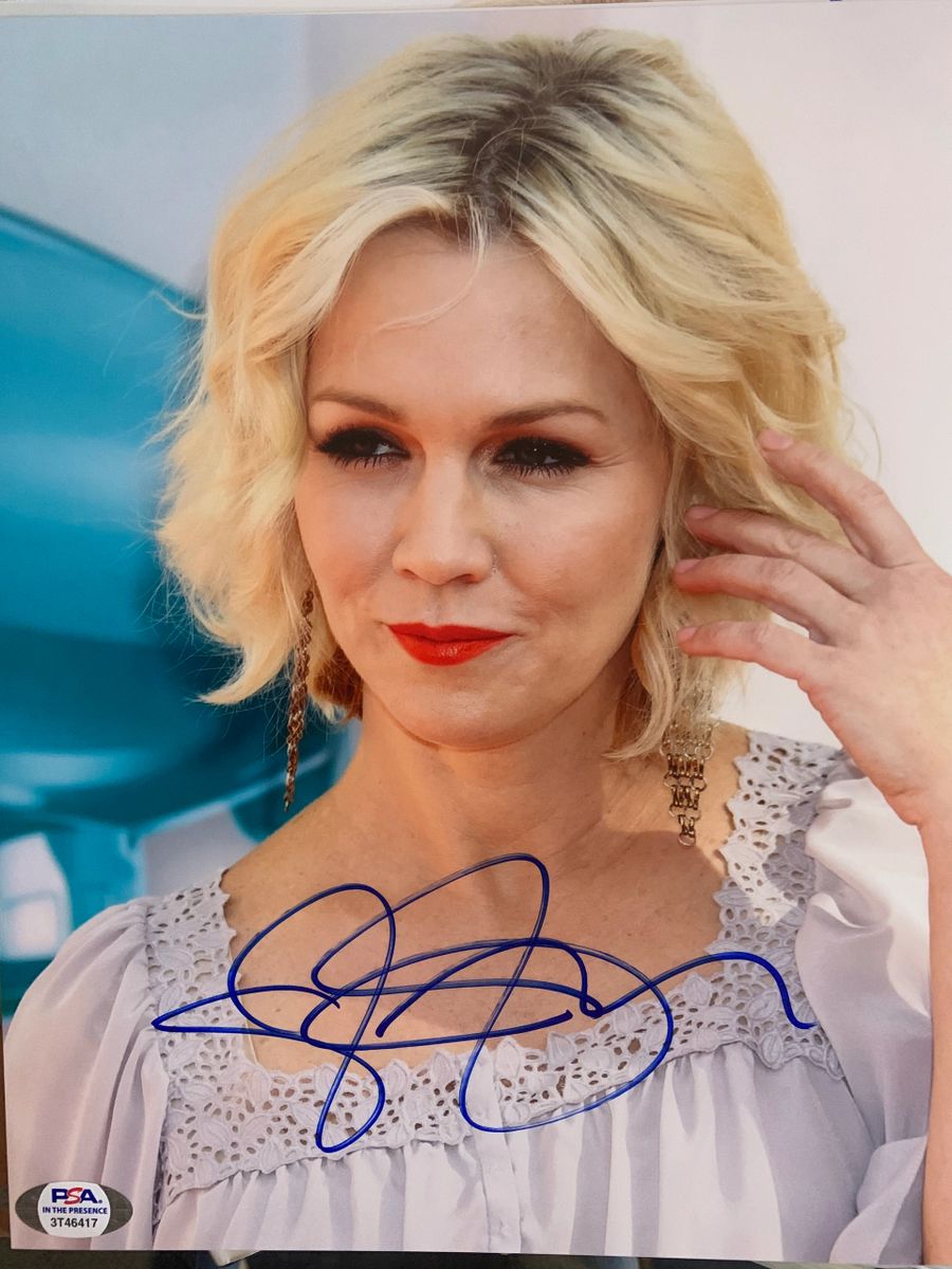 Jennie Garth Autographed 8x10: Pose 2