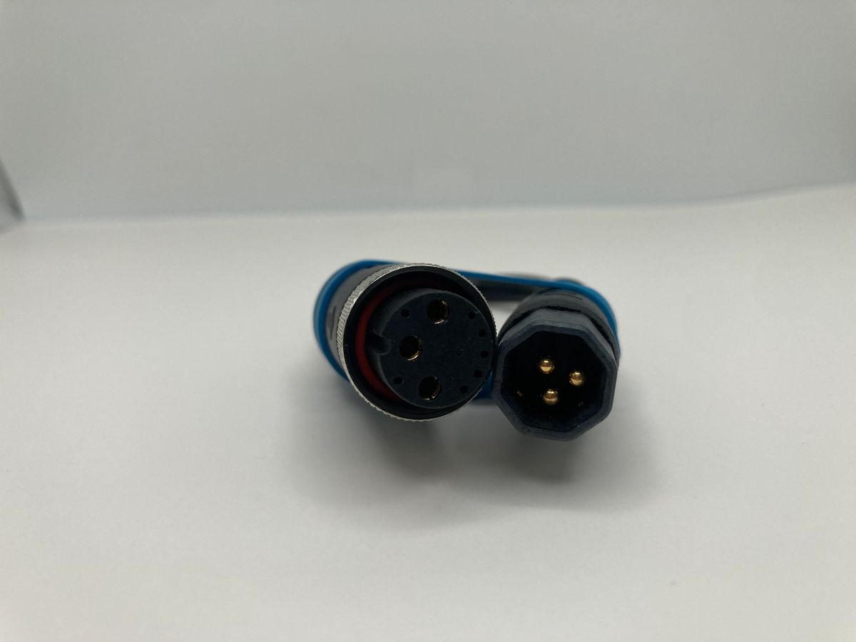 Z916 Male to L1019 Female Motor Cable Adapter