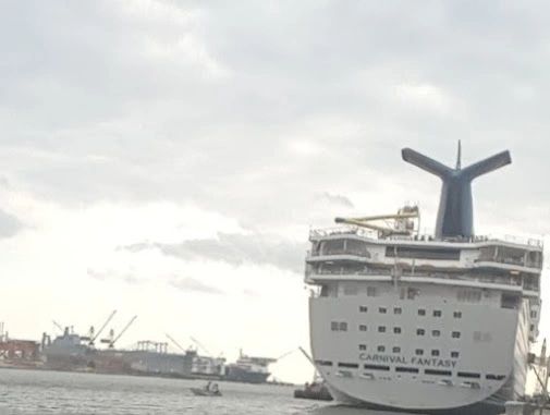 Destroyer Damaged by Barge in Incident at Ingalls Shipbuilding