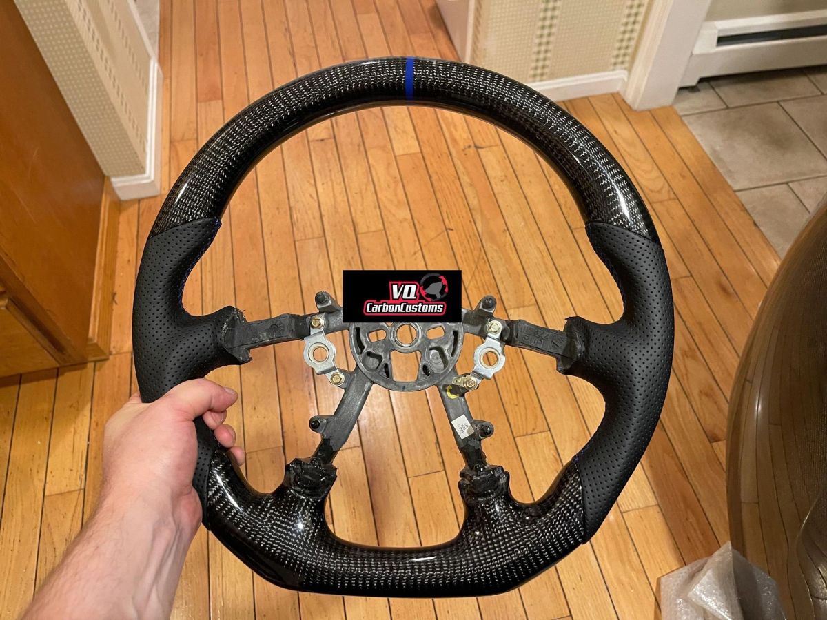 IN STOCK - c5 corvette - black leather - carbon fiber steering wheel