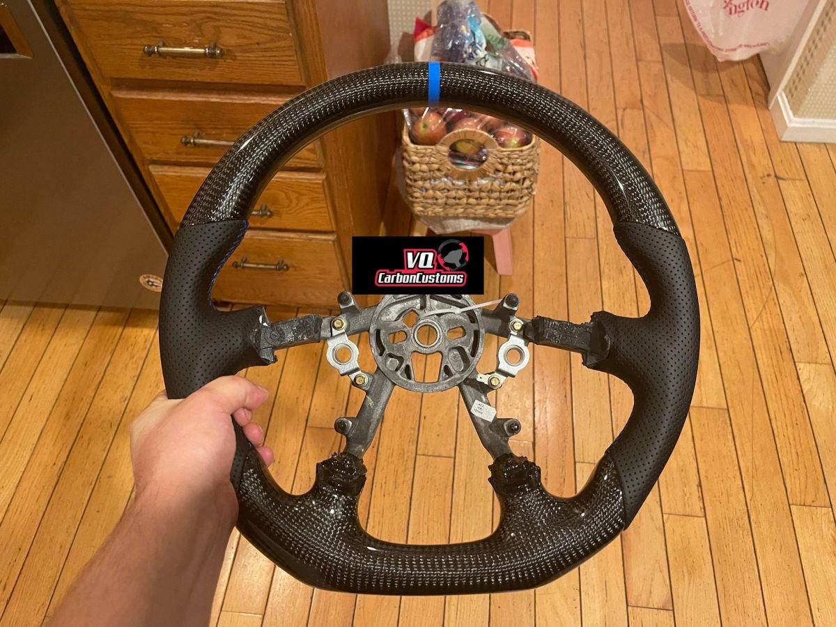 IN STOCK - c5 corvette - black leather - carbon fiber steering wheel