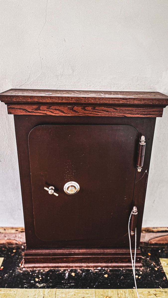 Antique Safe Fire Safe Architectural Salvage (1871)