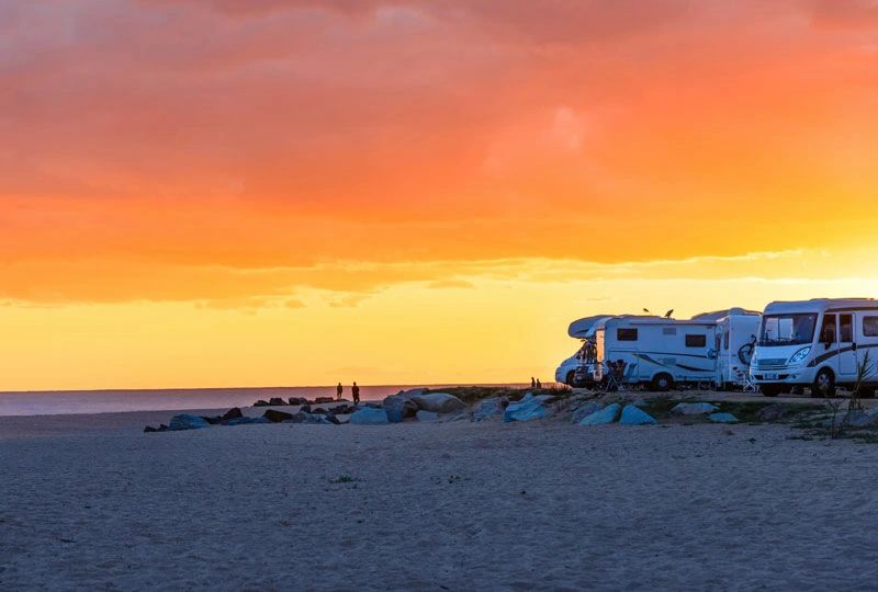 2018 & 2020 Zinger 25' | Beach RV Rentals