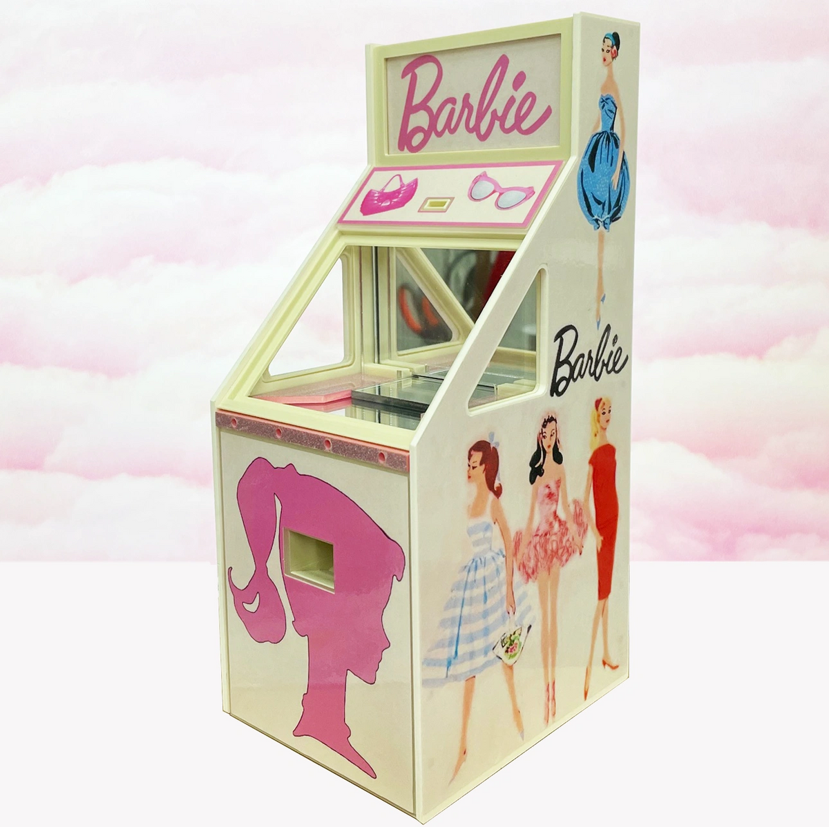 Sixth / 1:6 Scale Barbie Themed Functional Coin Pusher. Displays well ...
