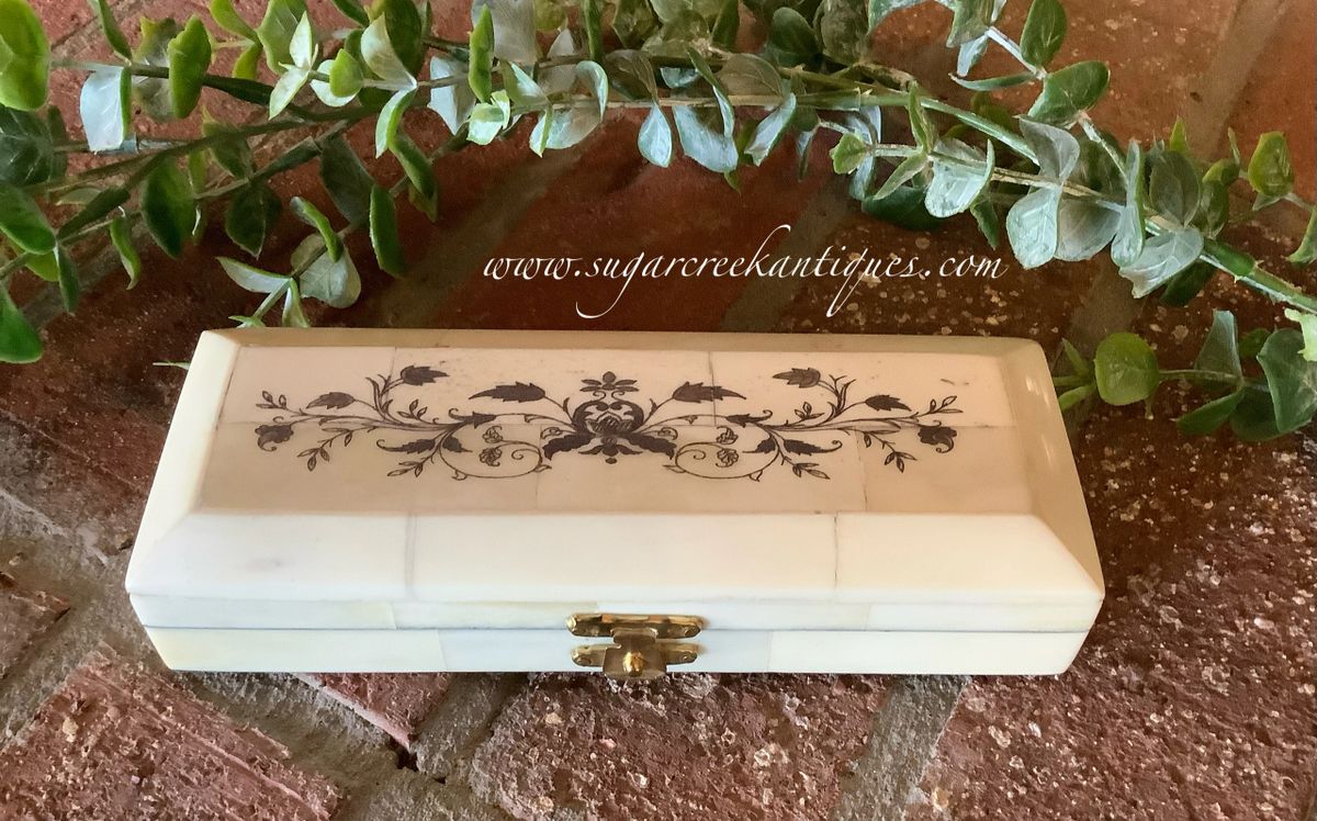 SCRIMSHAW POSTAGE STAMP BONE BOX