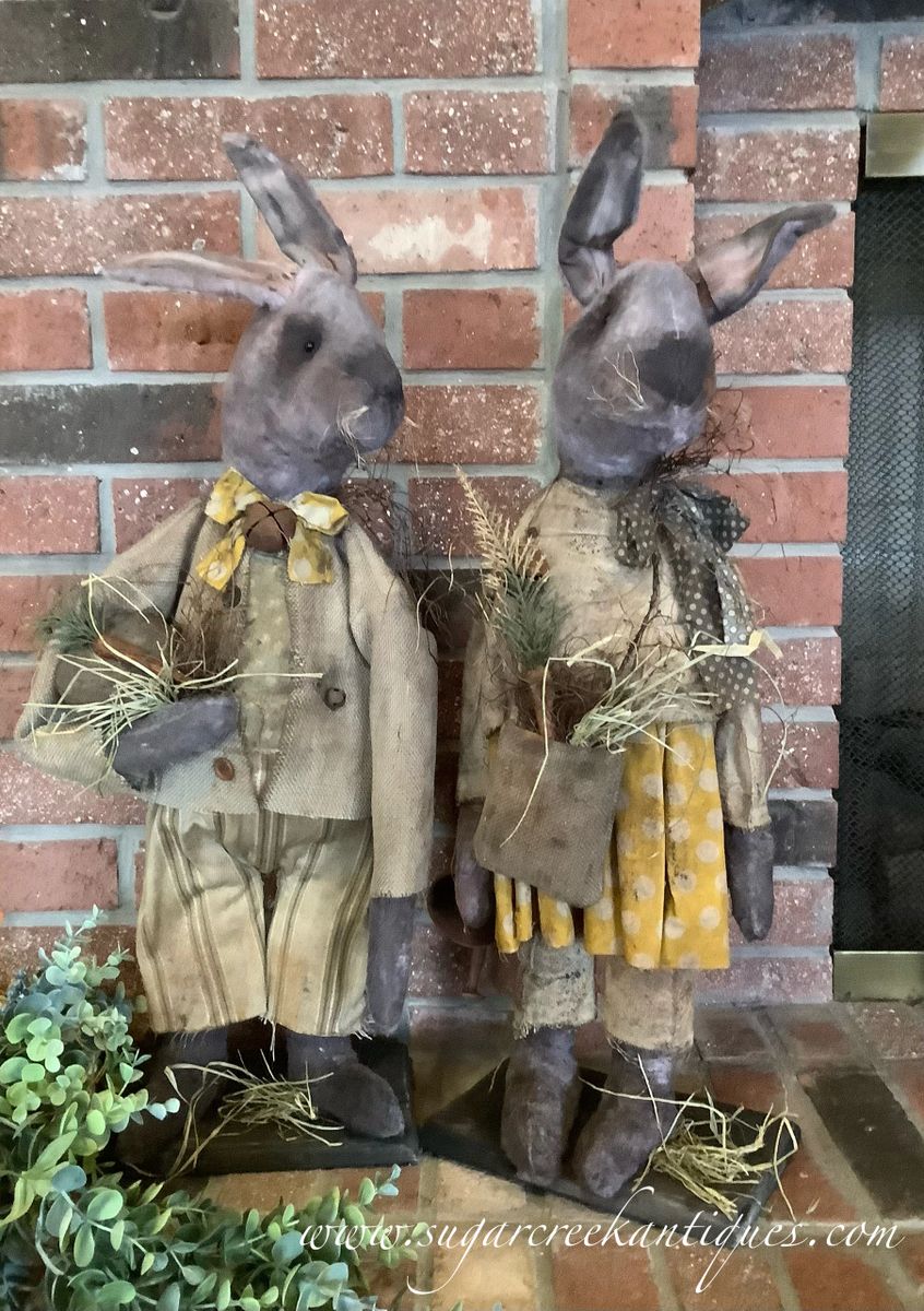 ROLLIE or POLLY in YELLOW