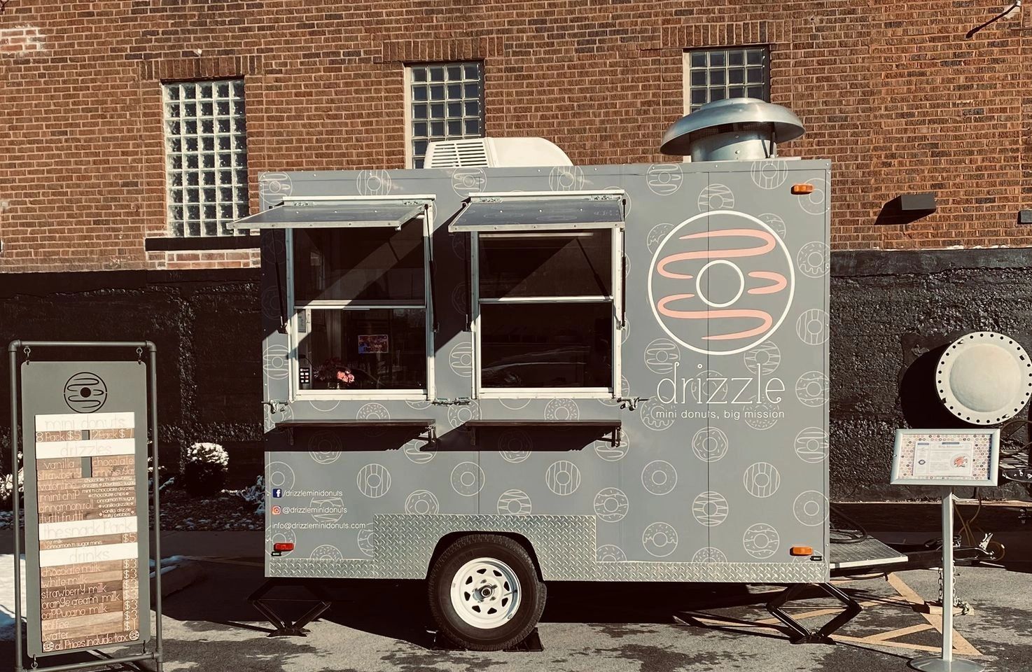 Drizzle Mini Donuts from the Drizzle Donut Food Truck!