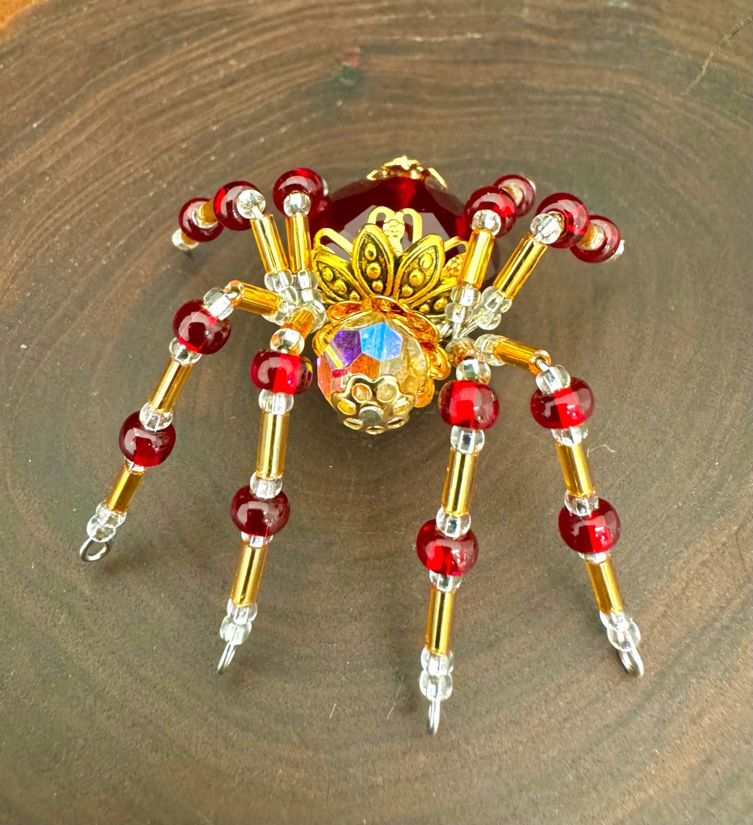Small Golden Queen of Hearts Twisted Spider