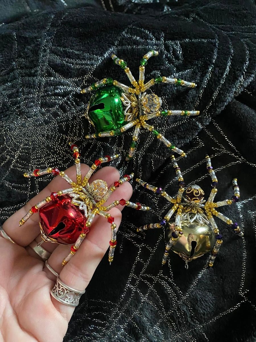 New Large Sleigh Bell Twisted Spiders