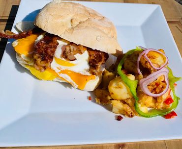 Santini's Deli & Grill - Multicultural Specialties, Delicious Food