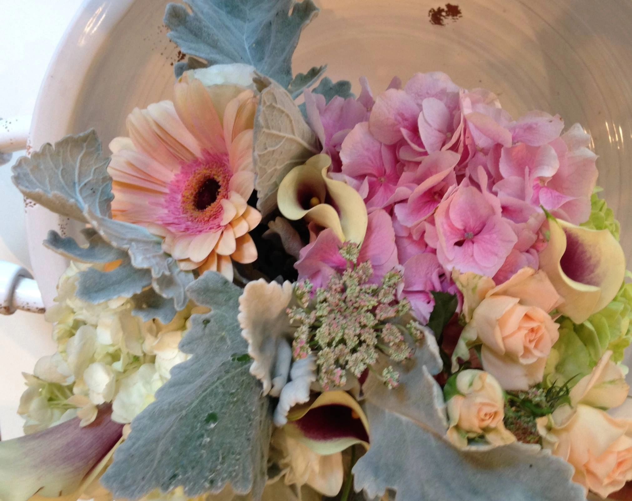 TWELVE is a full service florist in Atlanta.