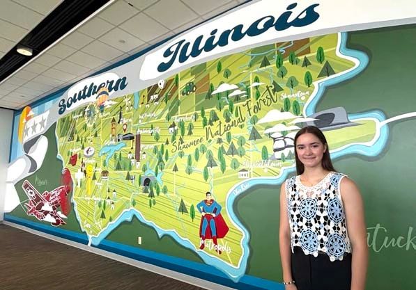 Marion artist completes new regional mural at Veterans Airport