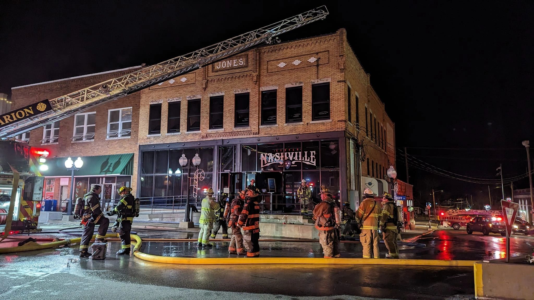 Tragedy avoided as crews work to put out downtown Marion fire