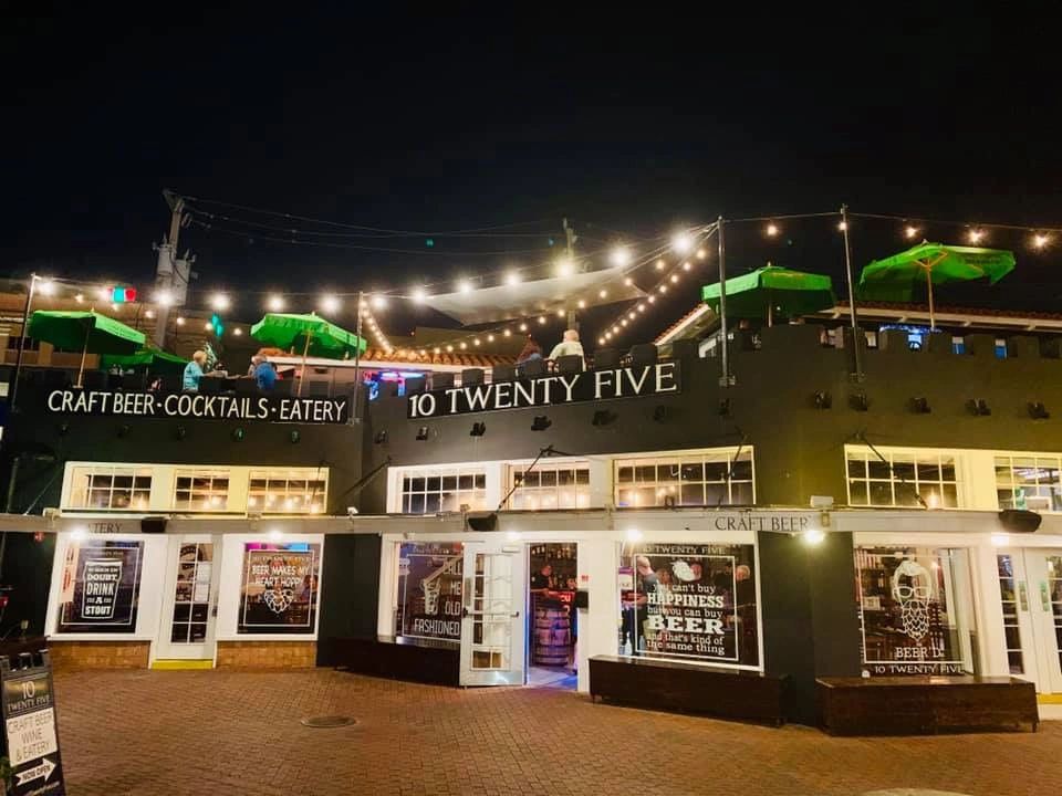 10 Twenty-five - Restaurant, Gastropub, Bar