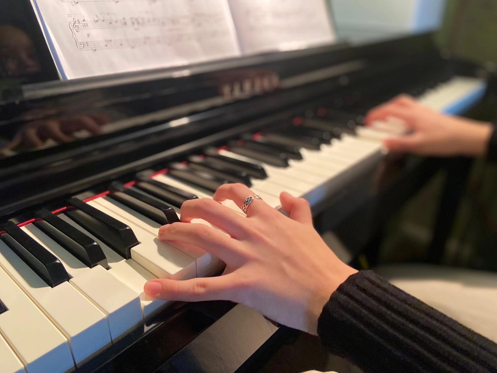 Piano Lessons - Ross Piano School