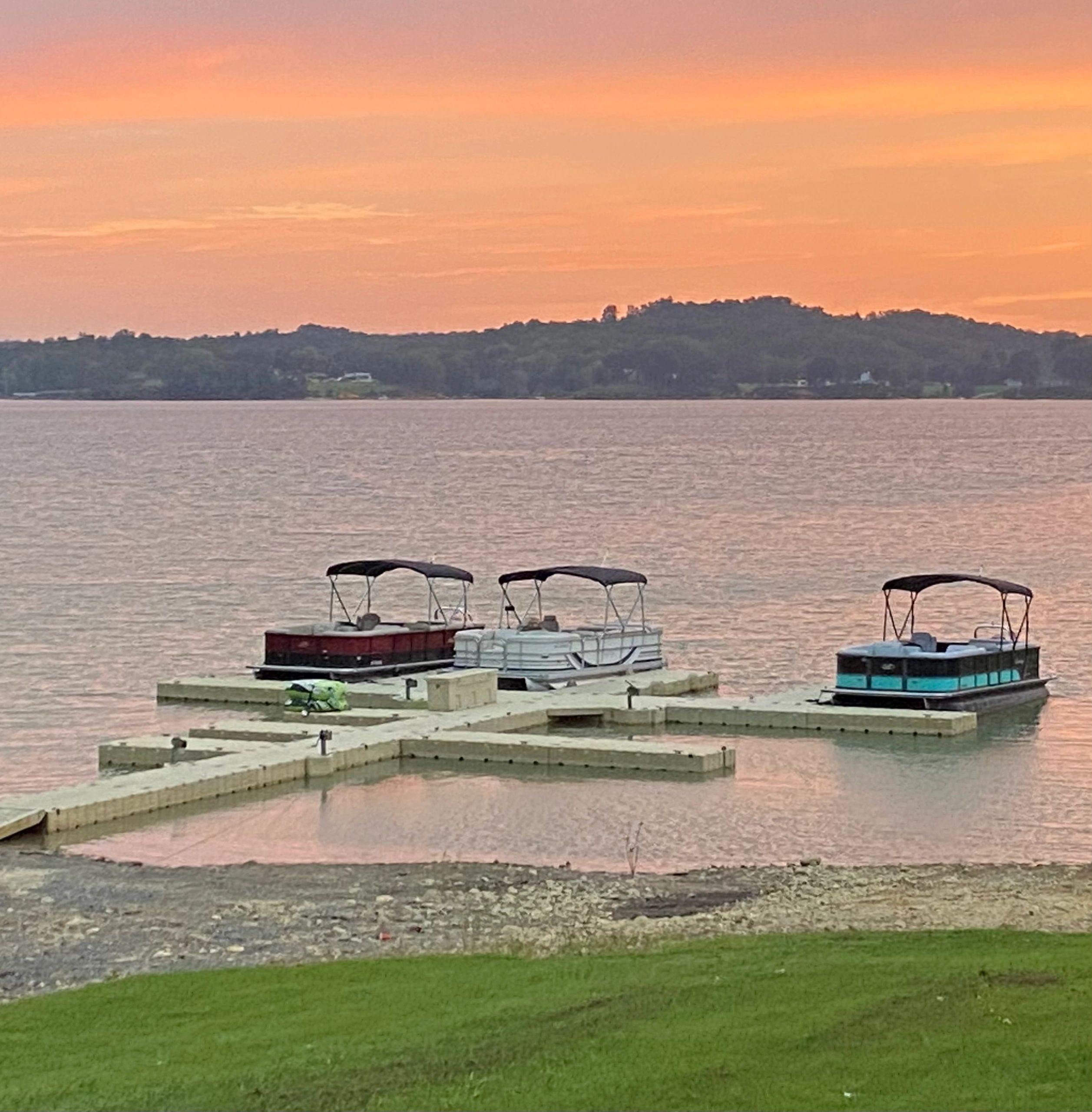 Lake Life Pontoon Rentals - Boat Rental, Pontoon