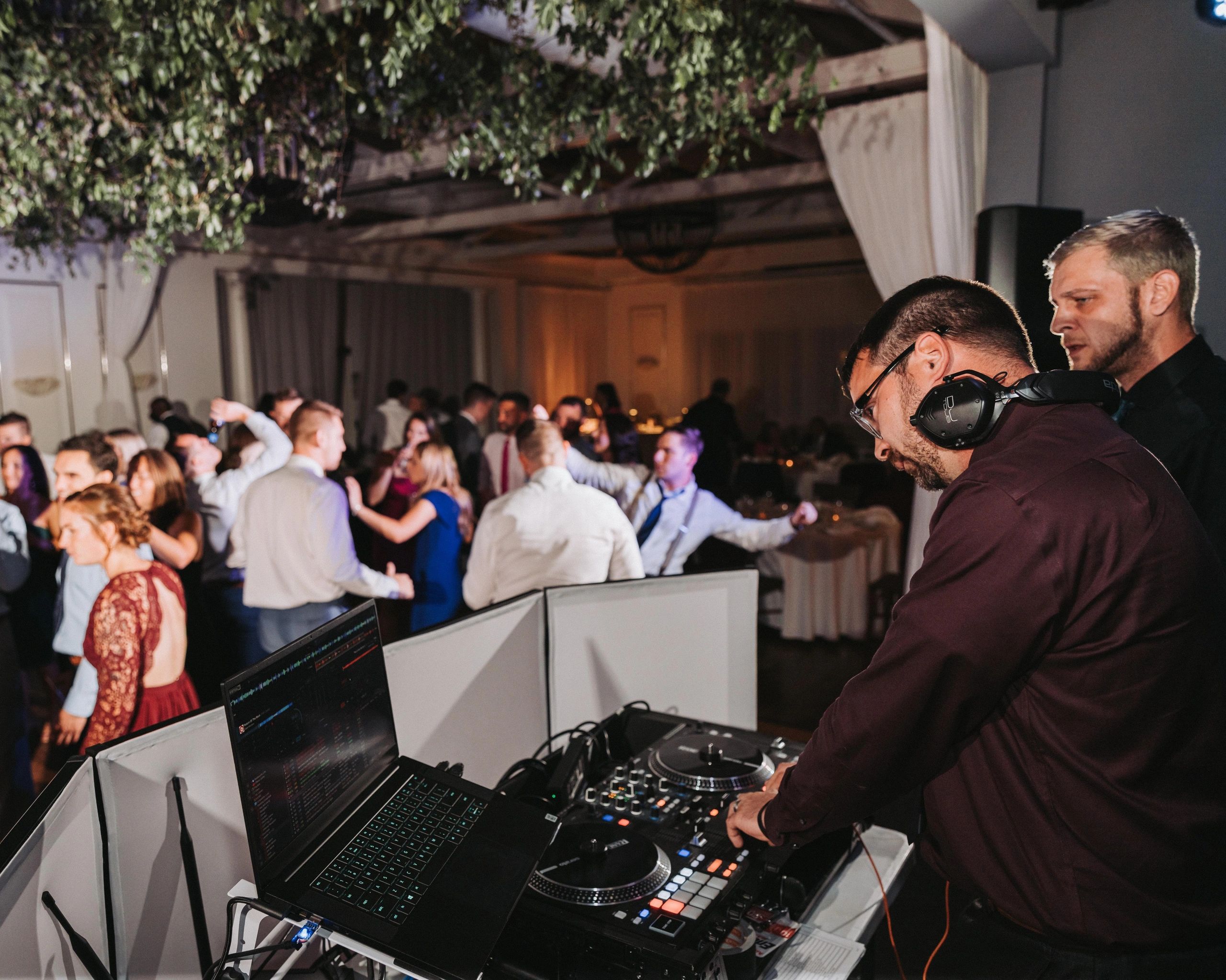 Massachusetts Wedding DJ Service