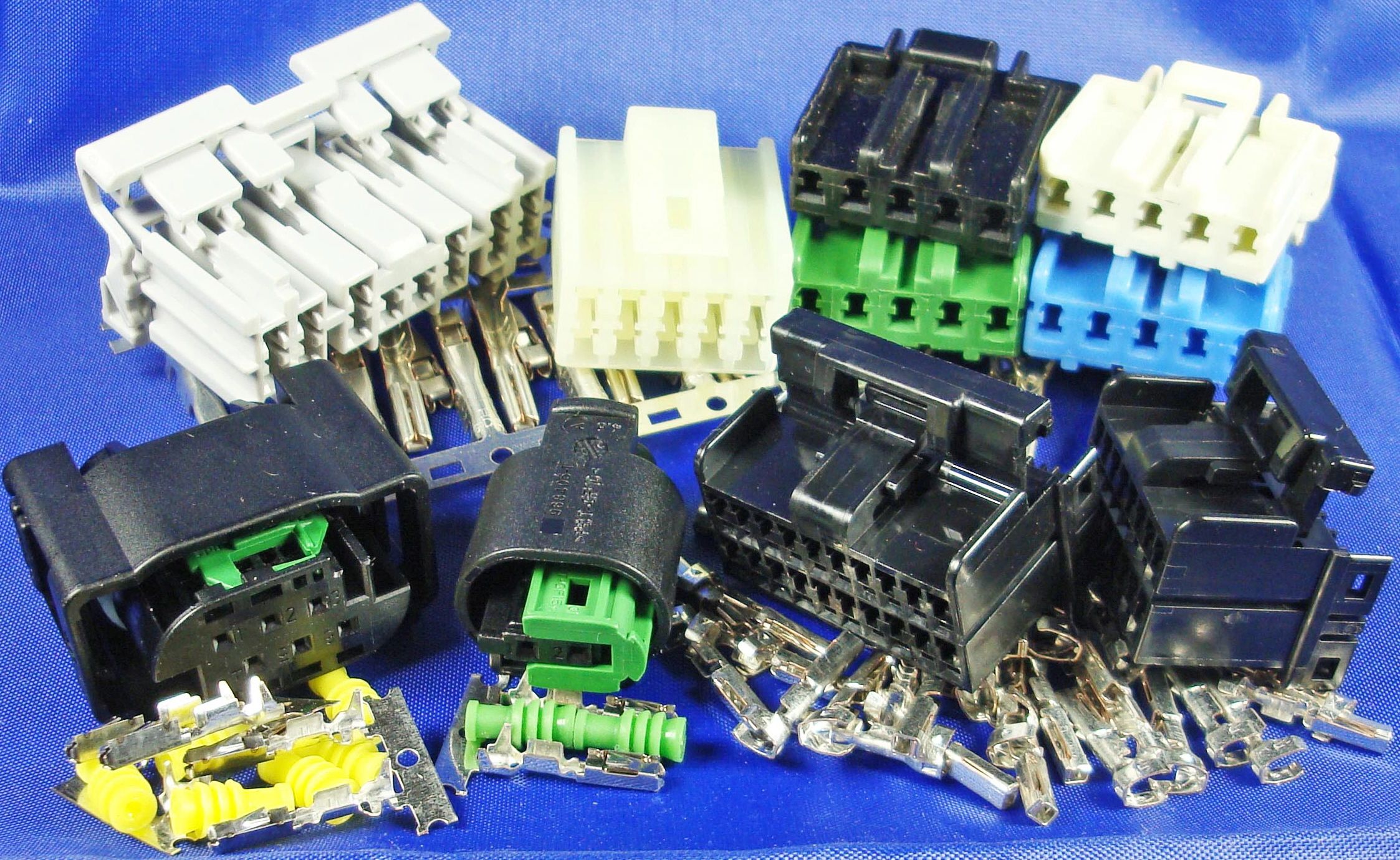 Land Rover Connectors - Connectors, Automotive, Electrical