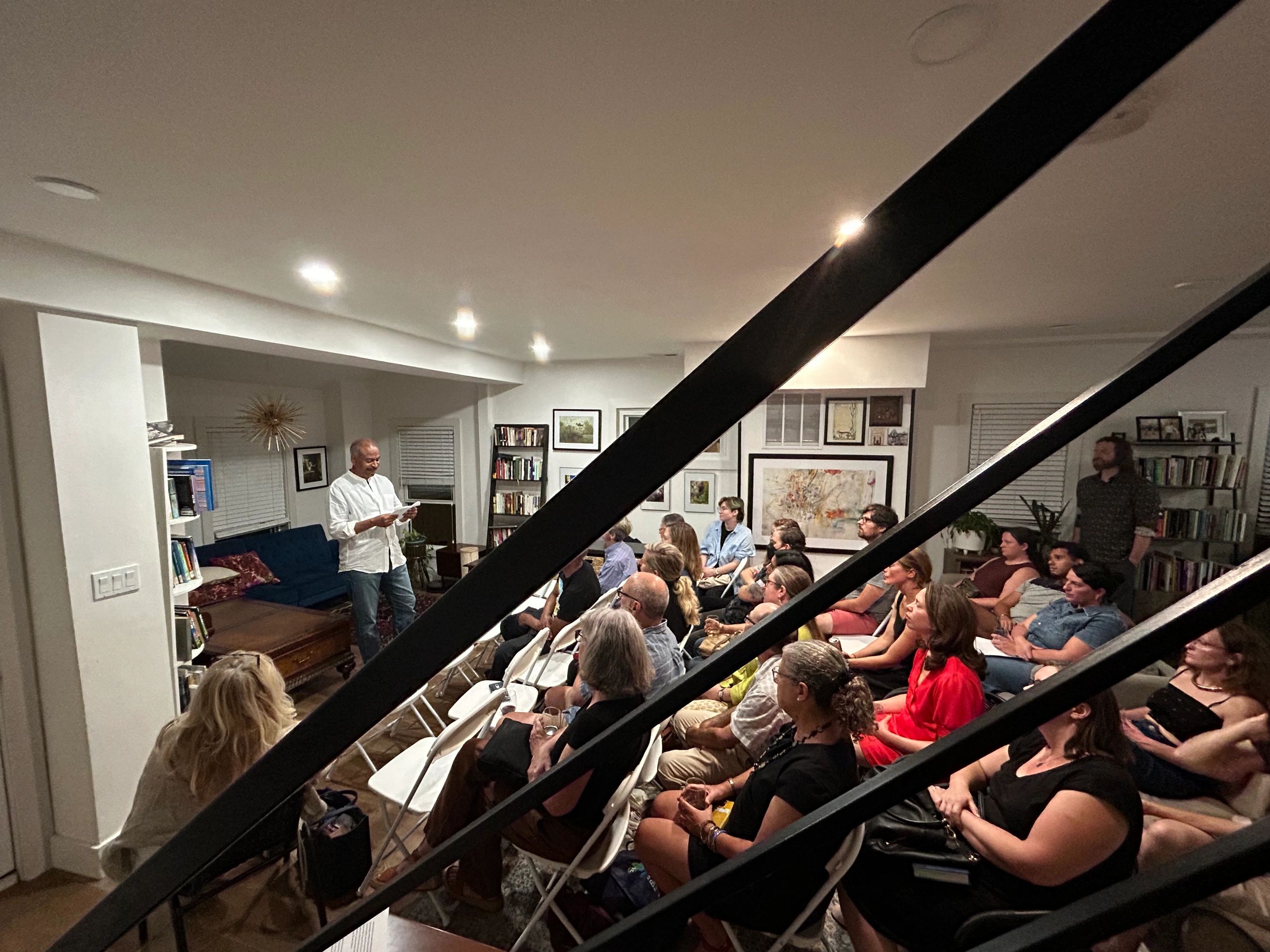 804 Lit Salon