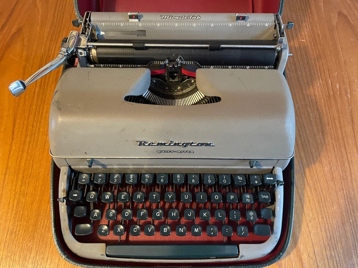 Vintage Mid Century 1950’s Remington Quite-Riter Miracle Tab Typewriter ...