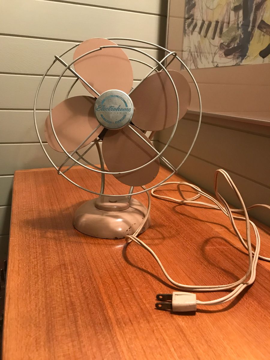 Vintage Electrohome pivoting mountable table top fan - model 6085.