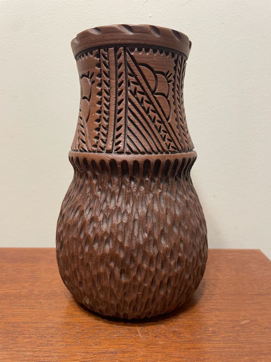 Mohawk - Six Nations - Native Art Pottery Vase - Turtle ‘N Dove Incised ...