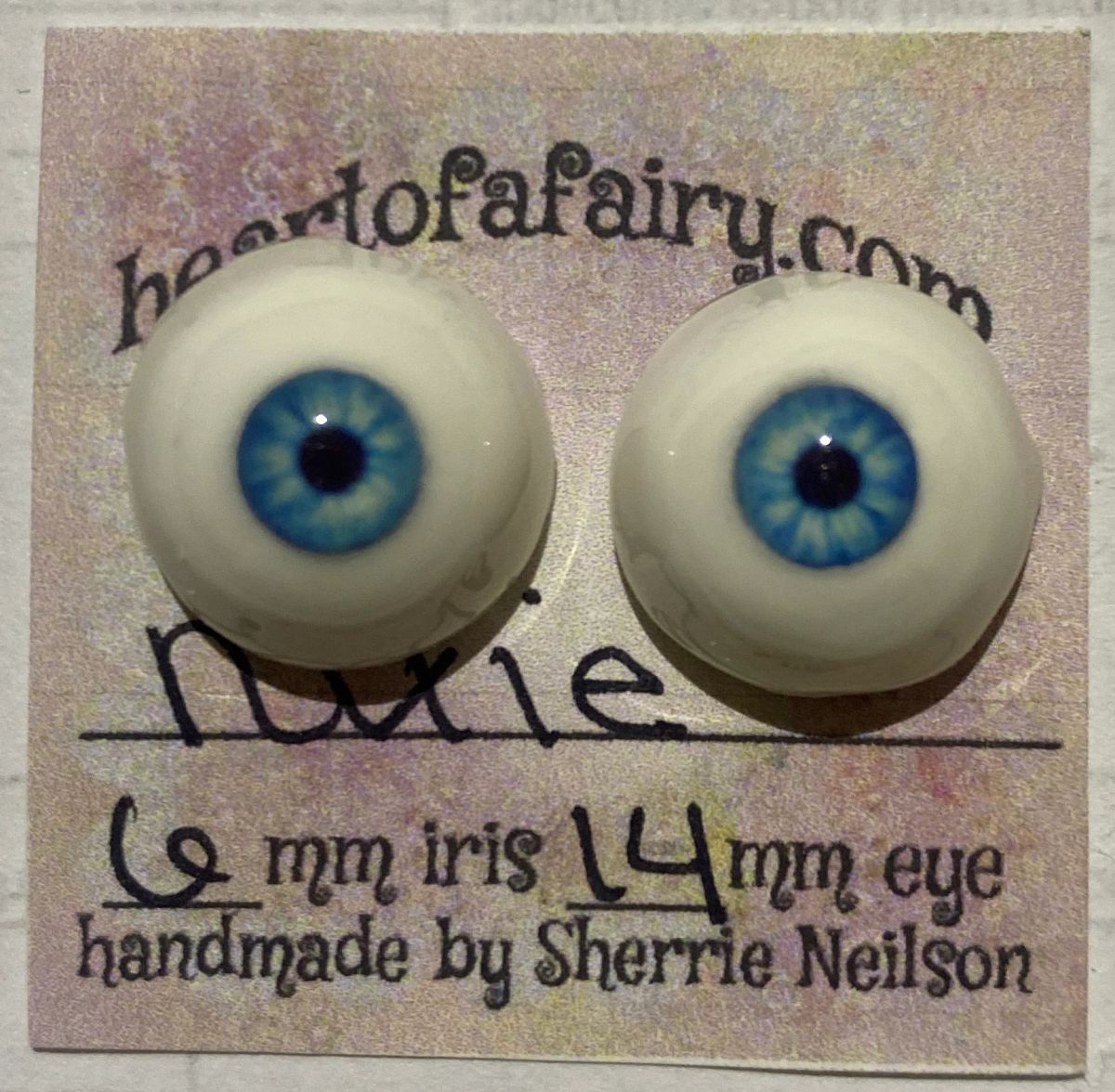 Nixie - Glass like eyes - Handmade eyes