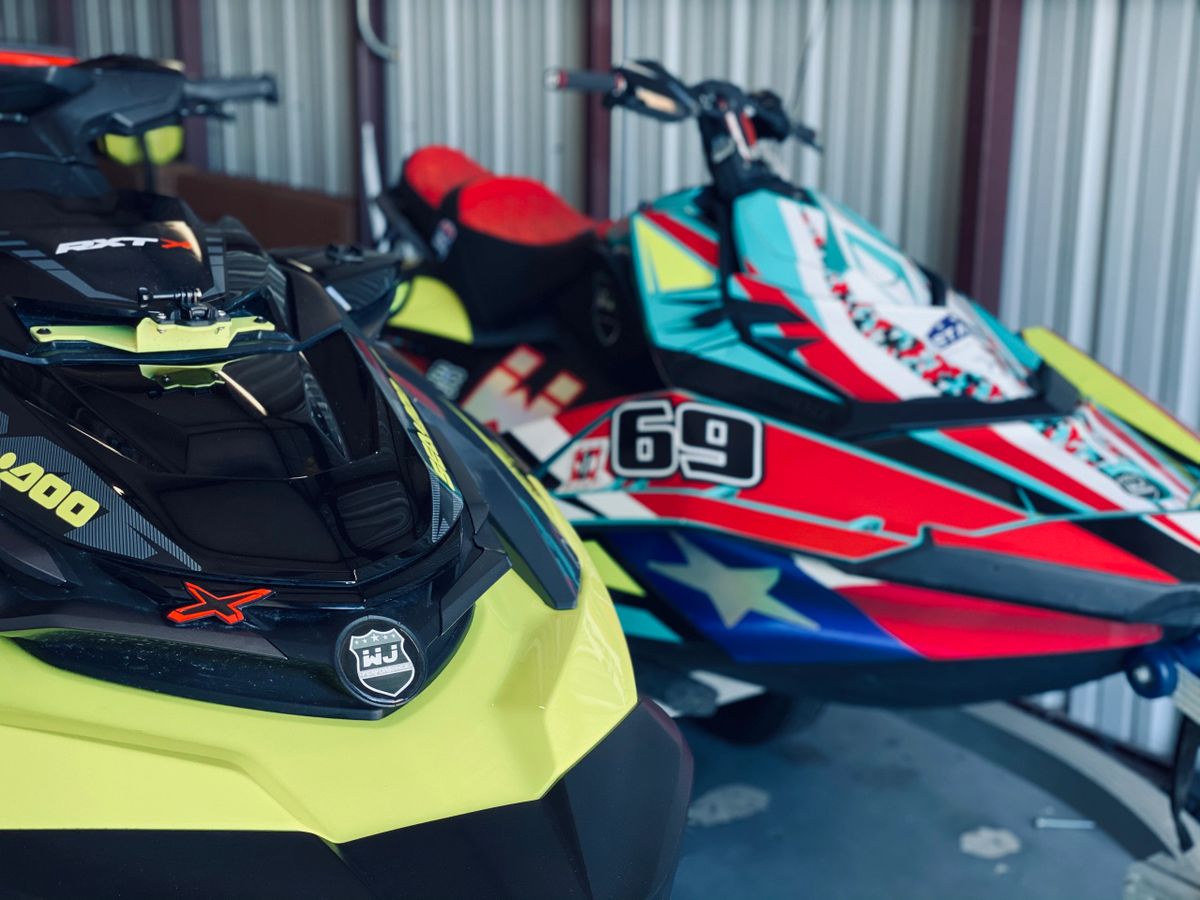 Wet Jet Performance Domed Shield logo