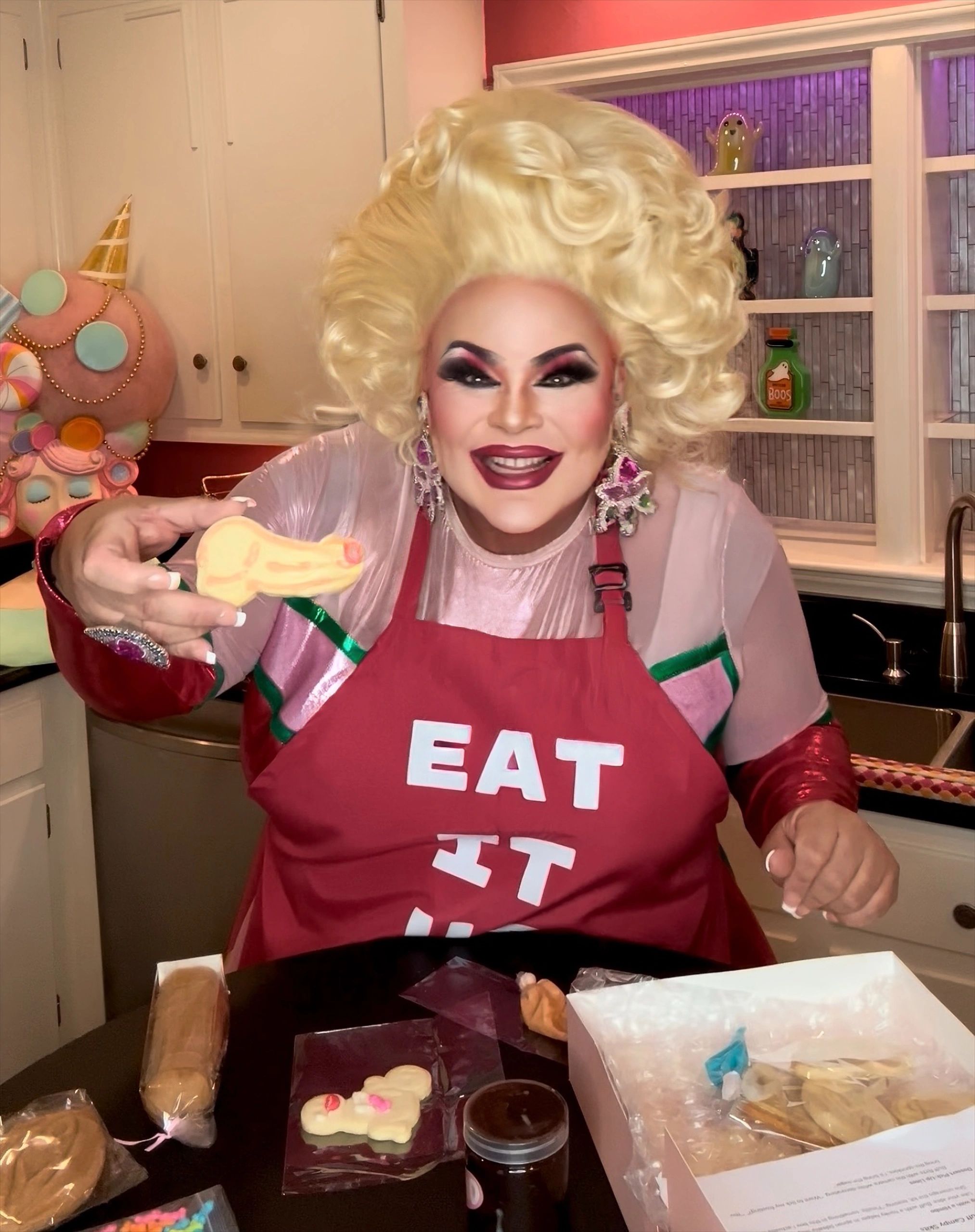 Sugar Wood and Buff Faye Serve Up the Party