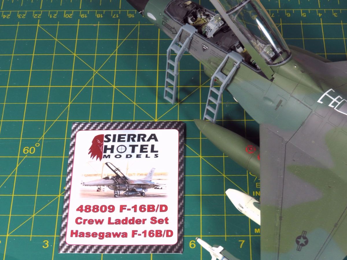 48809 F-16B/D Crew Ladder Set: Hasegawa