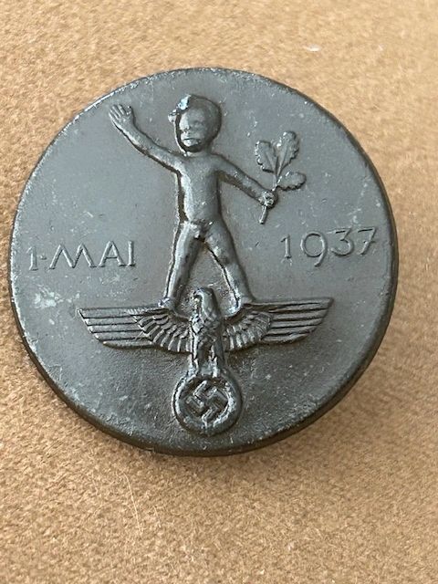 TD91.) Day Badge "tinnie" 1. Mai 1937 (May Day)
