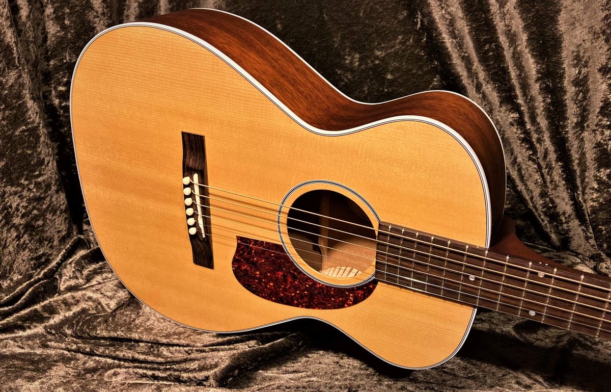 (SOLD)Guild M40 Like New Condition Oxnard, California Built Small Body ...