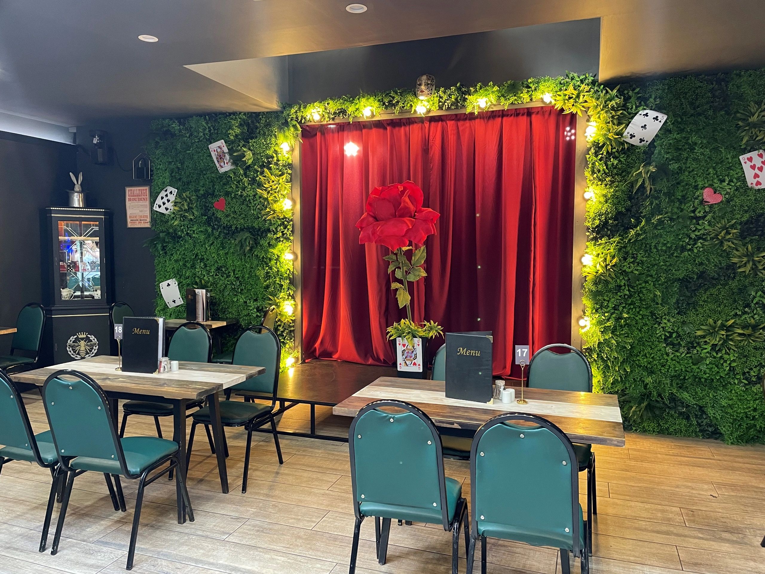 The Magic Bar Live Limited - Magic, Family Entertainment, Night Out