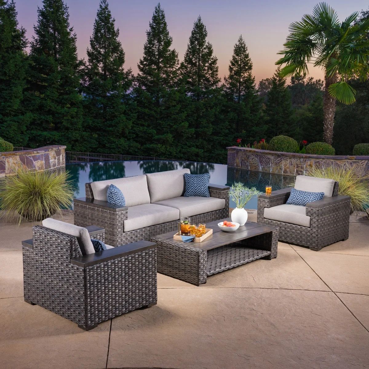 4-piece Outdoor Seating Set