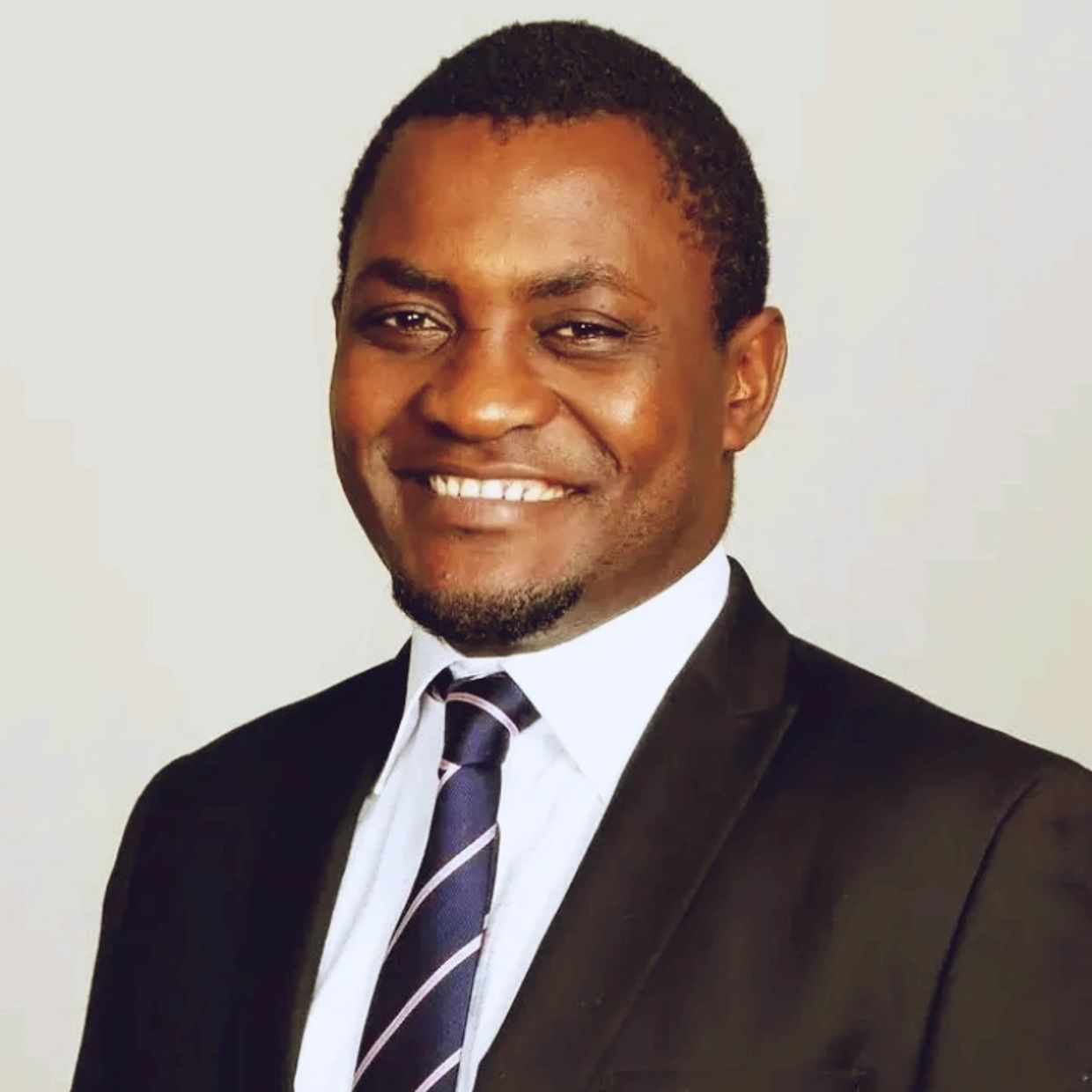 Simon Tengende Specialist - simontengende.studio