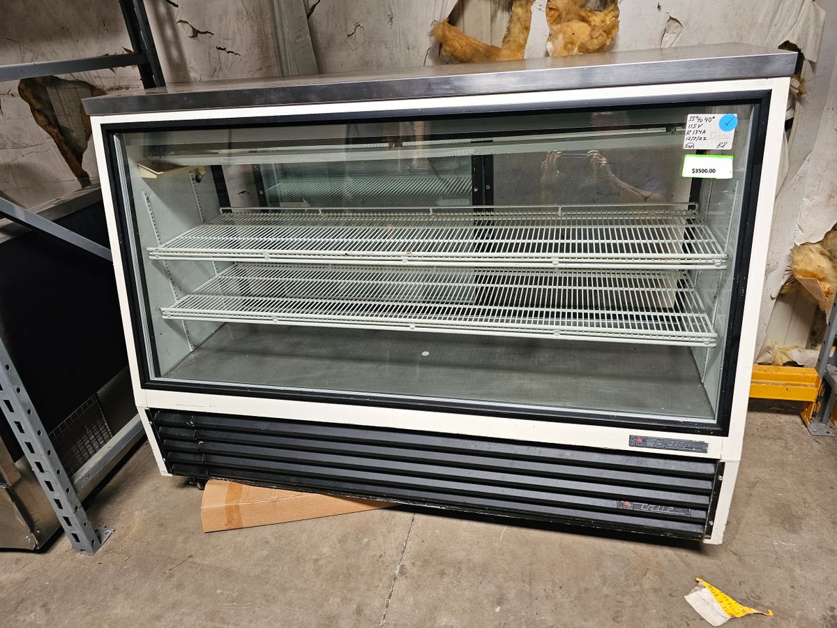 True 6ft Deli Case