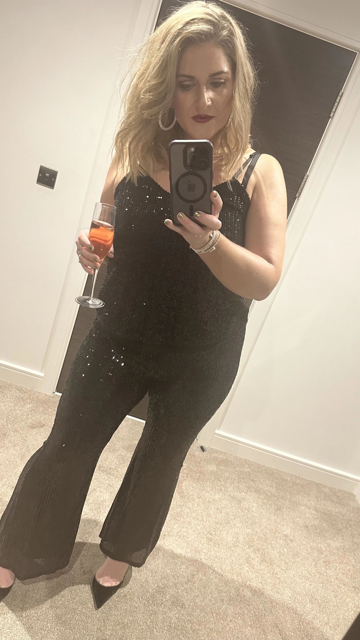 Fashion Retail: Find Your Perfect Fit at House of Holv