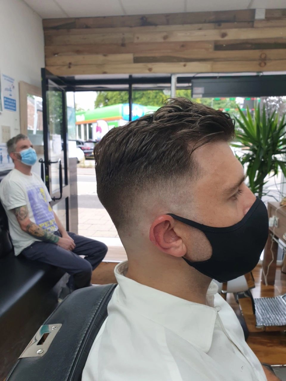 The barber cave - Barber Shop - Sale, England